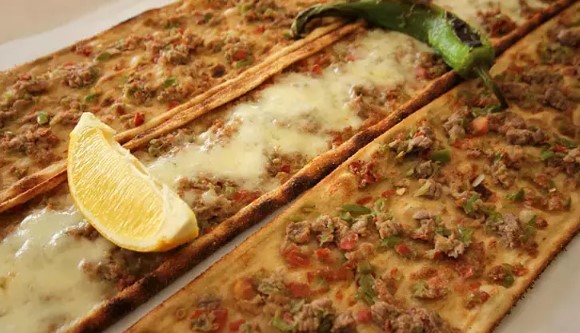 1 Etli Ekmek Kaç Kalori? Etli Ekmek Nasıl Yapılır?