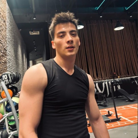 Atakan Özkaya Kimdir | Uzak Şehir Dizisi Kaya Atakan Özkaya Hangi Dizilerde Oynadı?